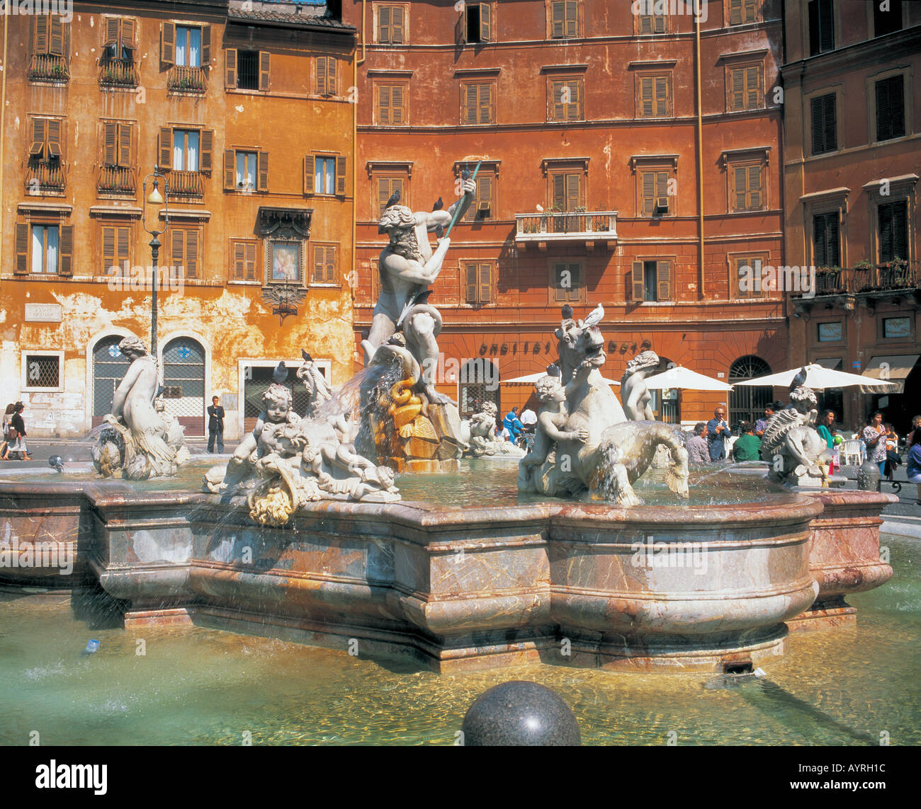 Architecture with Statue Stock Photo - Alamy