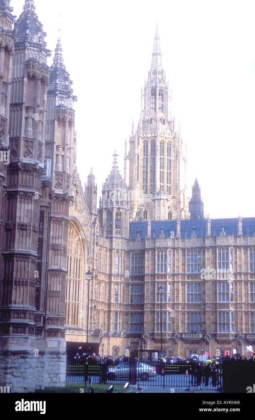 England's Parliament building Stock Photo - Alamy