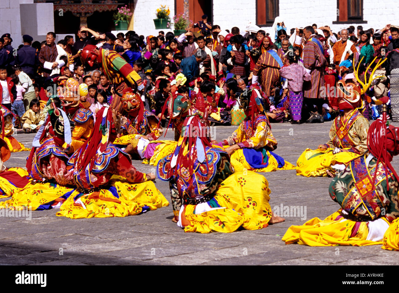 Dance performers at tsechu festival hi-res stock photography and images ...