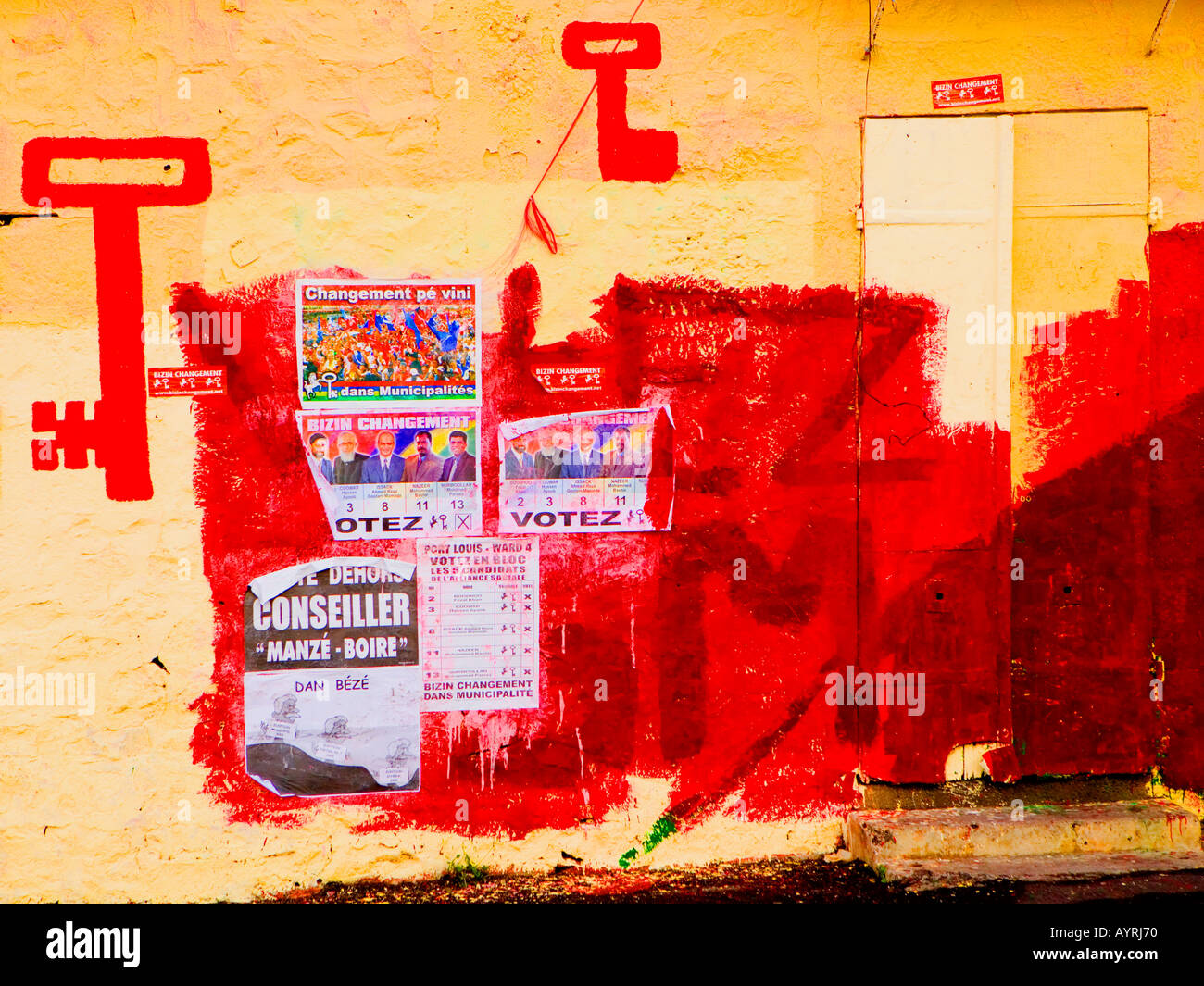 Mauritius Elections Sept.05 - Political HQ with lurid red-painted walls ...
