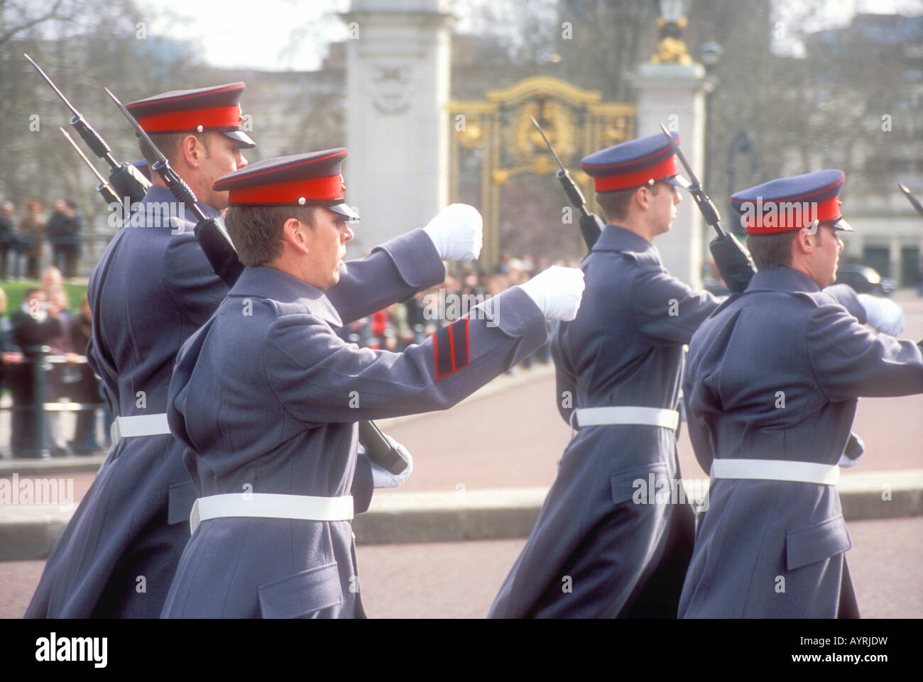 Palace Guard at Buckingham Palace in London England Stock Photo - Alamy