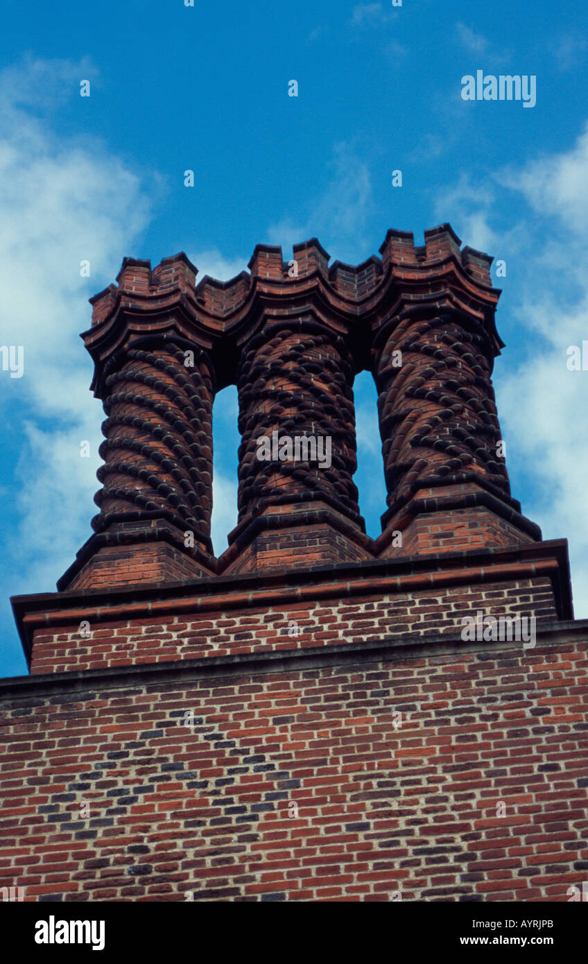 Tudor chimneys hi-res stock photography and images - Alamy
