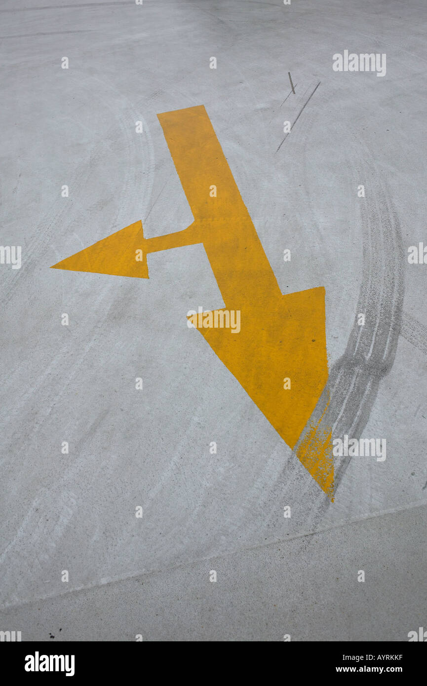 Car park arrow hi-res stock photography and images - Alamy