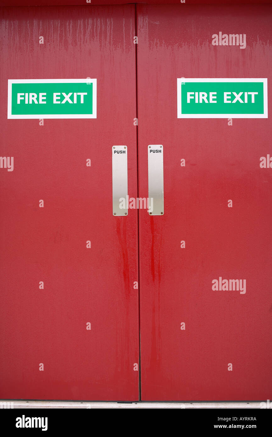 Unsafe fire escape hi-res stock photography and images - Alamy