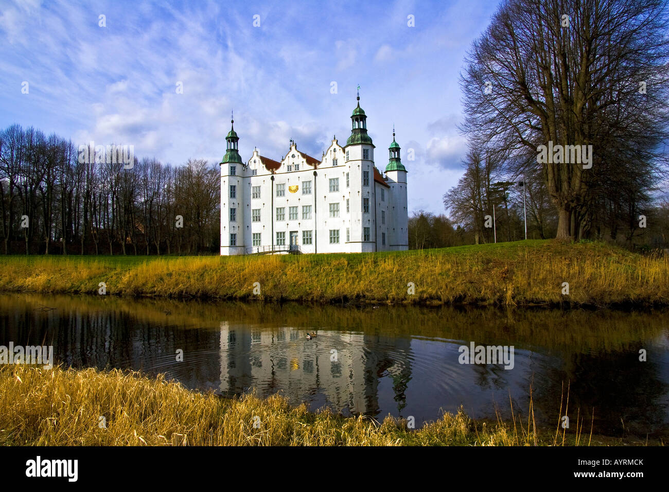 Moat surrounding Ahrensburg Castle, Ahrensburg, Schleswig-Holstein ...