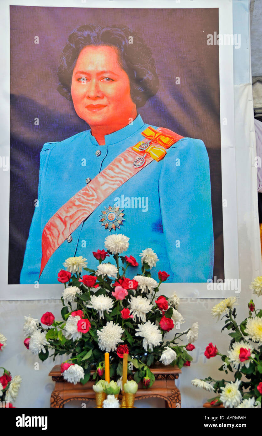 Mourning altar for Thai Princess Galyani Vadhana who died January 02 ...