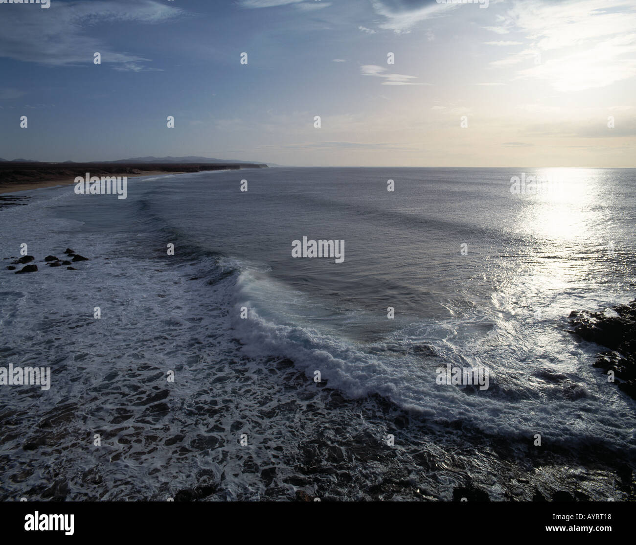Kuestenlandschaft, Badestrand, Meeresbucht, Brandung, Sonnenuntergang ...