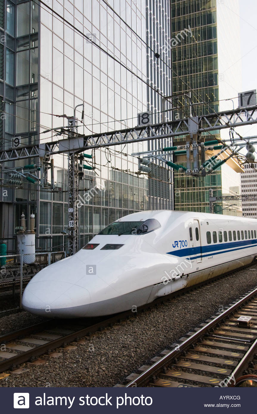 700 Series Shinkansen Stock Photos & 700 Series Shinkansen Stock Images ...