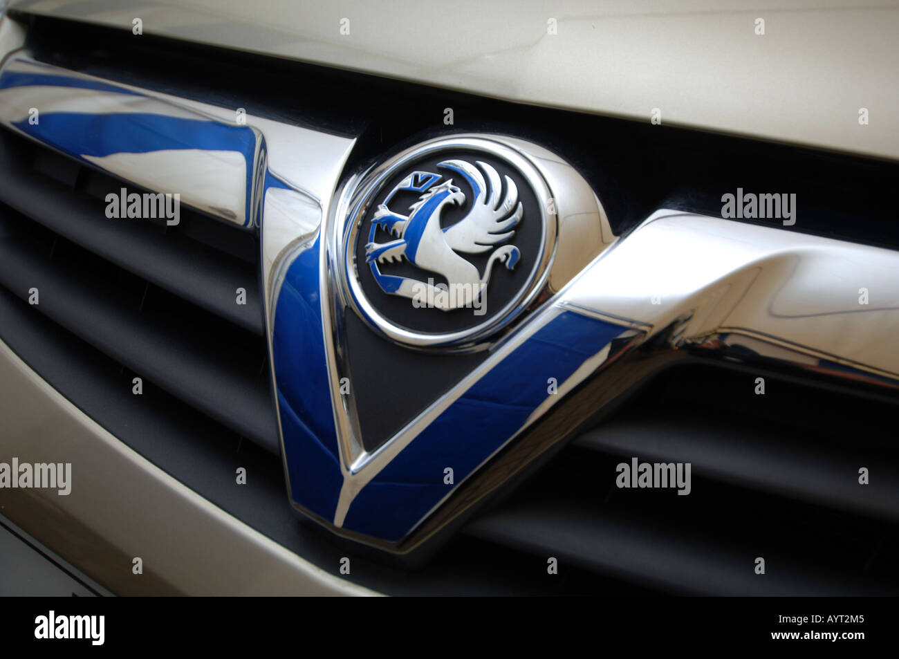Vauxhall logo hi-res stock photography and images - Alamy