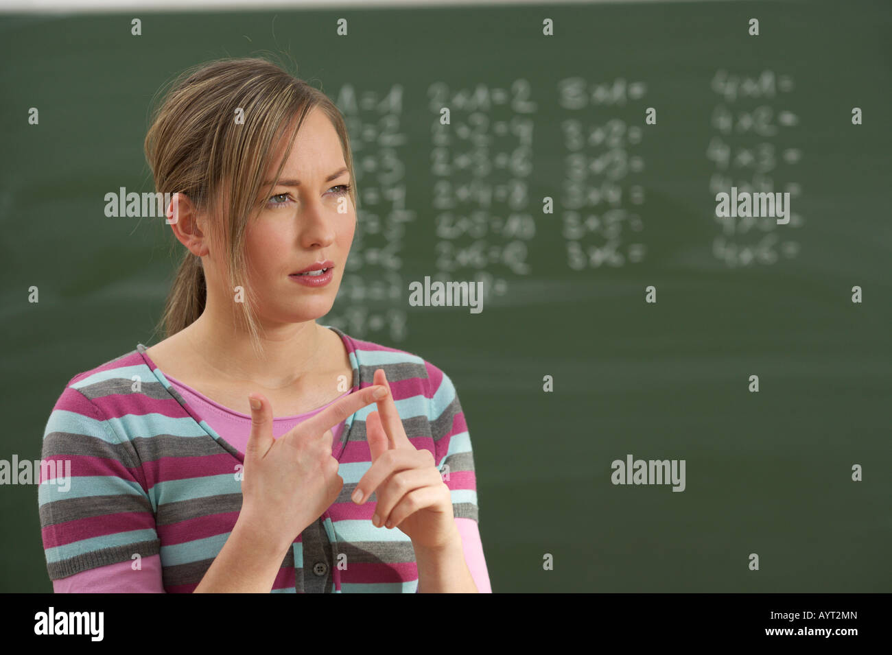 Counting fingers classroom hi-res stock photography and images - Alamy