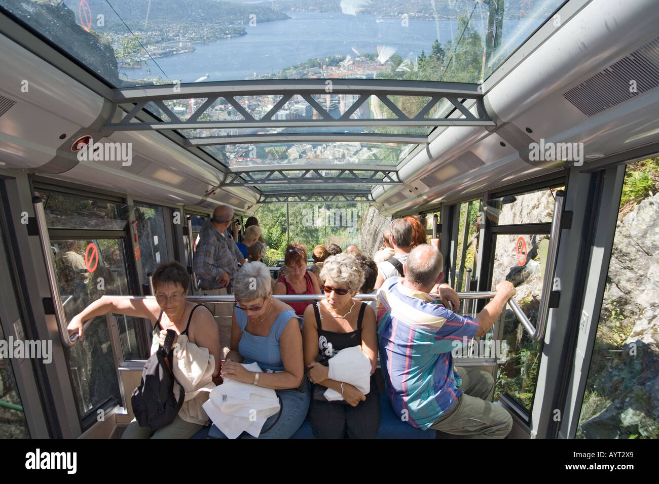 Floibanen - the funicular railway up Mount Floyen (Floien) Bergen Stock ...