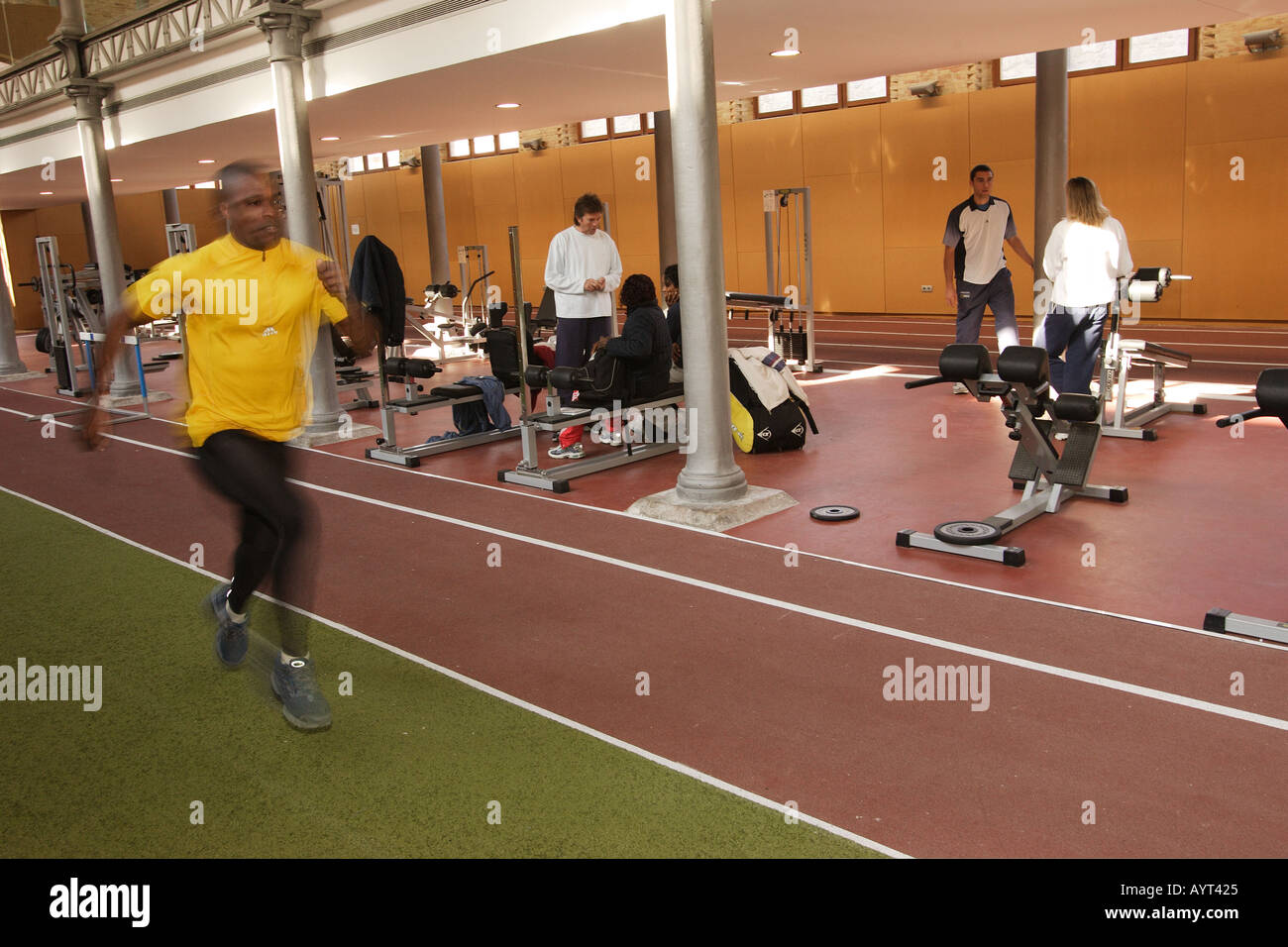 Record breaking high jump hi-res stock photography and images - Alamy