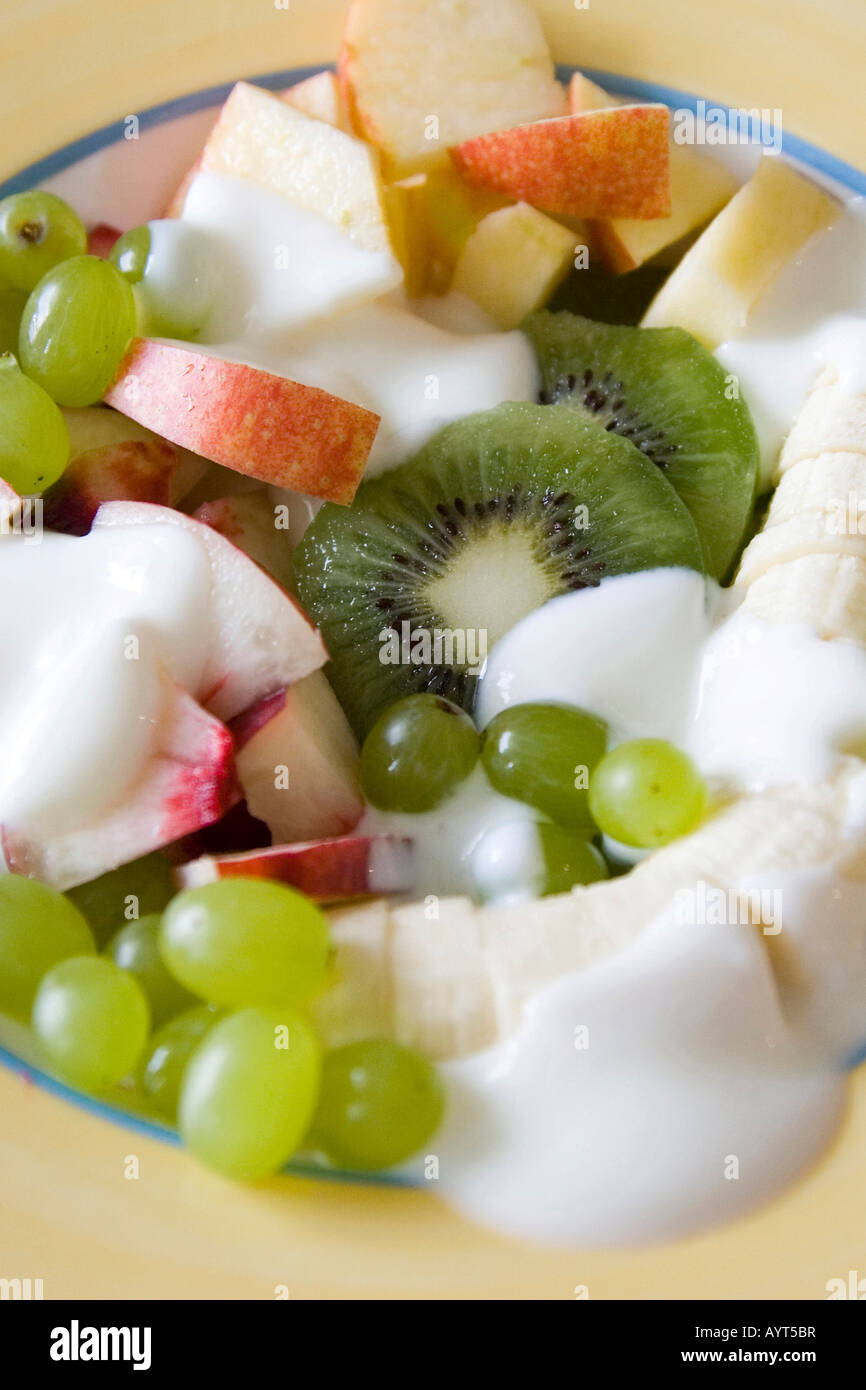 Mixed fruits apples kiwi hi-res stock photography and images - Alamy
