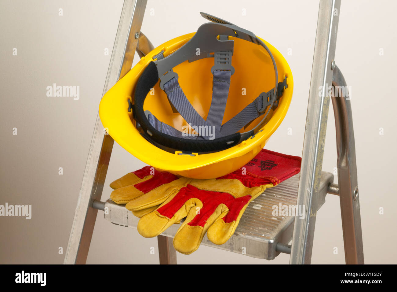 Rigger gloves hi-res stock photography and images - Alamy