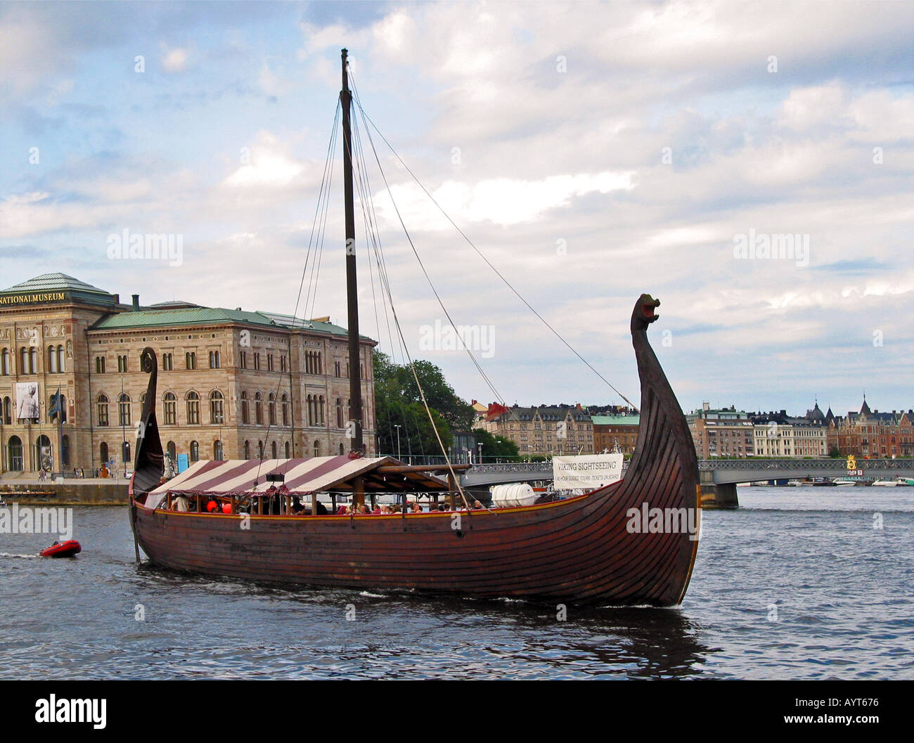 Wikinger ship Stock Photo - Alamy