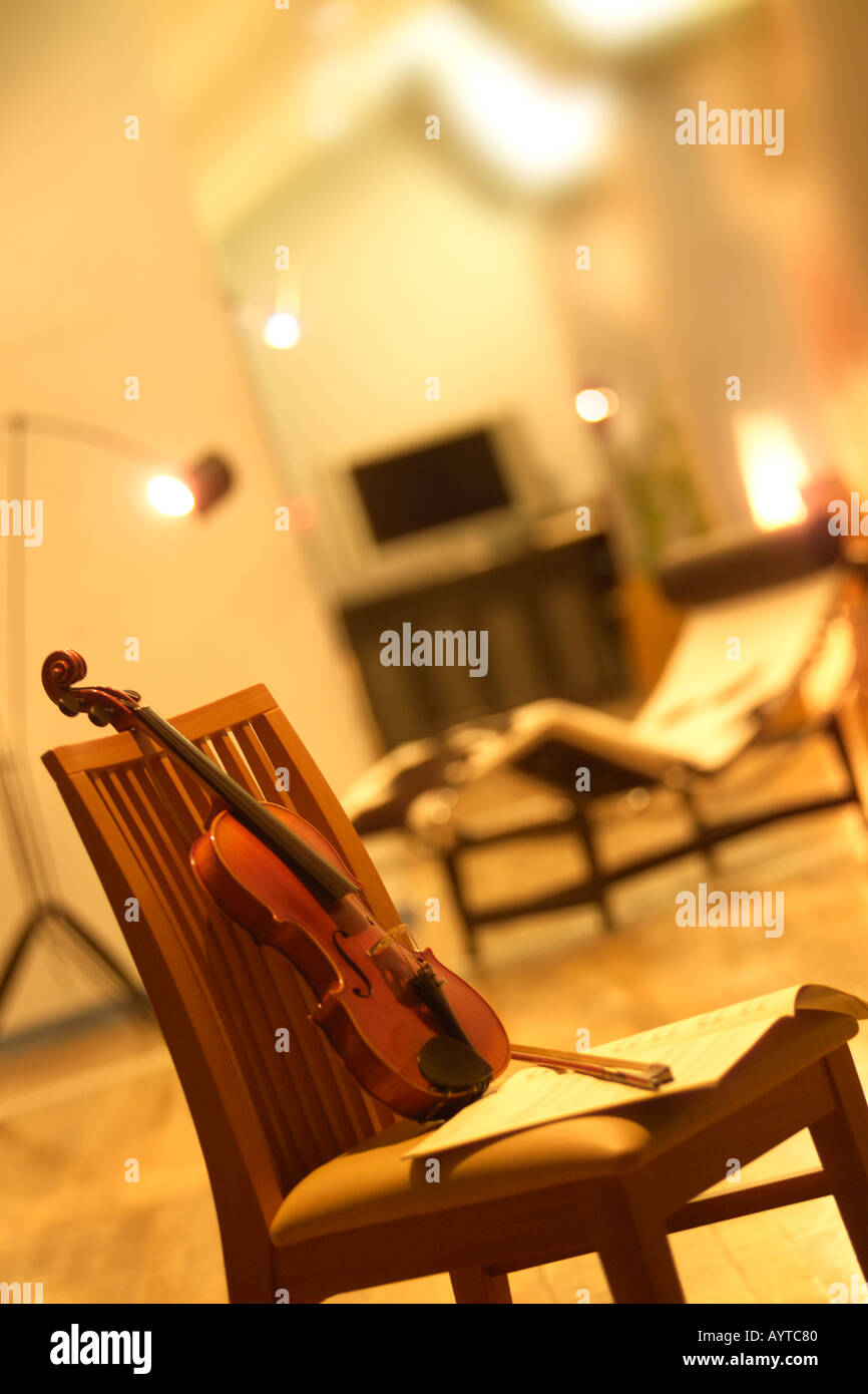Violin interior hi-res stock photography and images - Alamy