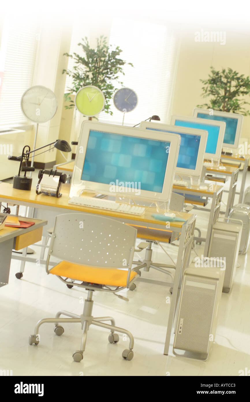 Office computers japan hi-res stock photography and images - Alamy