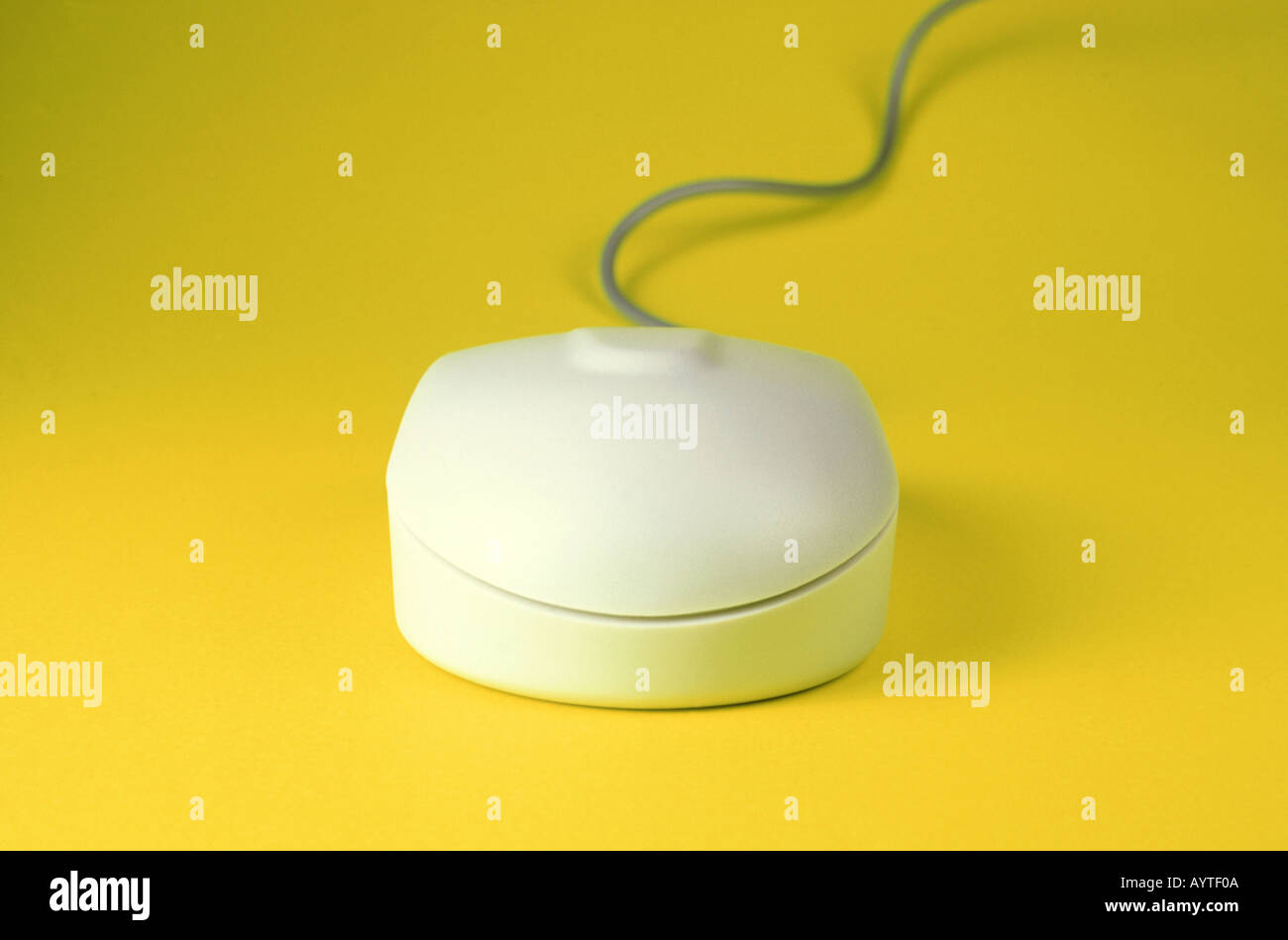 White computer mouse Stock Photo - Alamy