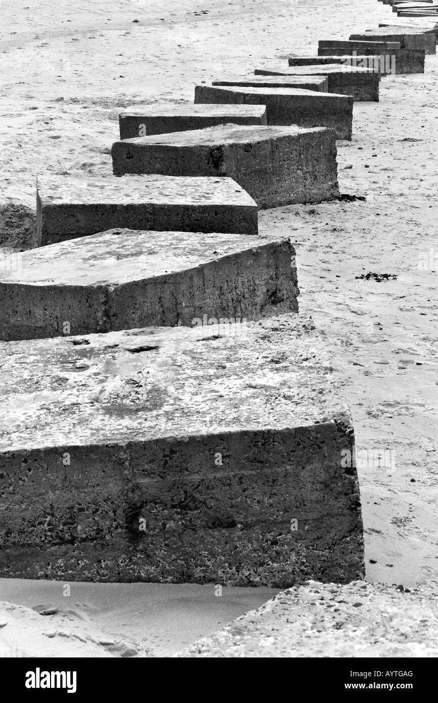 Tank defence blocks Druridge Bay, Northumberland Stock Photo - Alamy