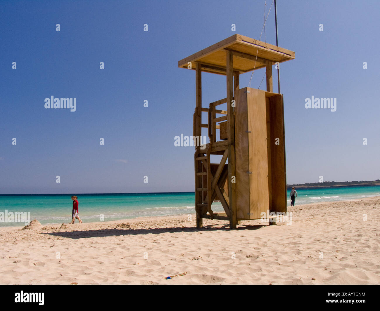 empty life guard look out post on empty beach Stock Photo - Alamy