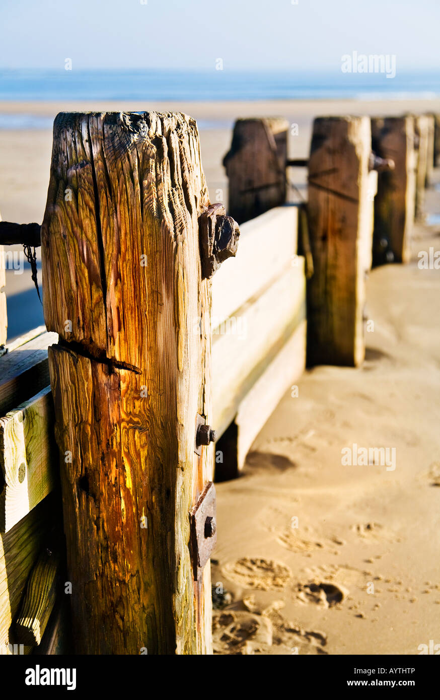 Wooden breakwater at Alnmouth Stock Photo - Alamy