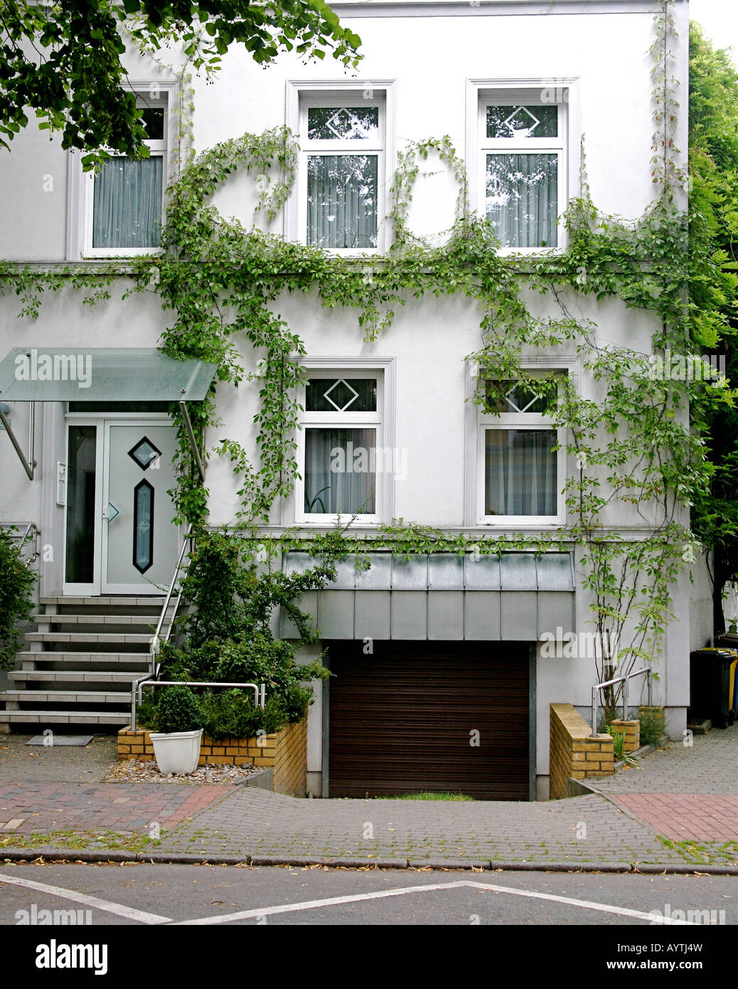 Two story boat hi-res stock photography and images - Alamy