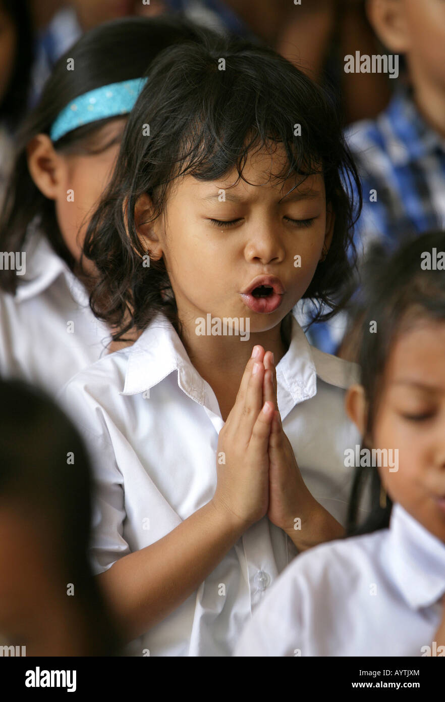 Kids Praying In School