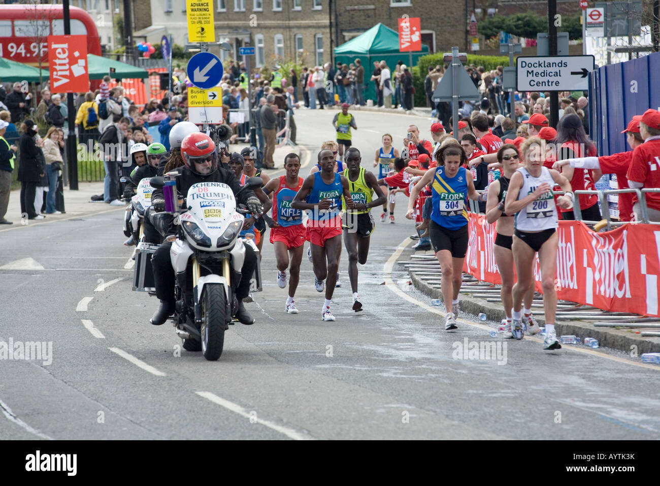 The leading runners dominated by the Kenyan athletes at the London ...