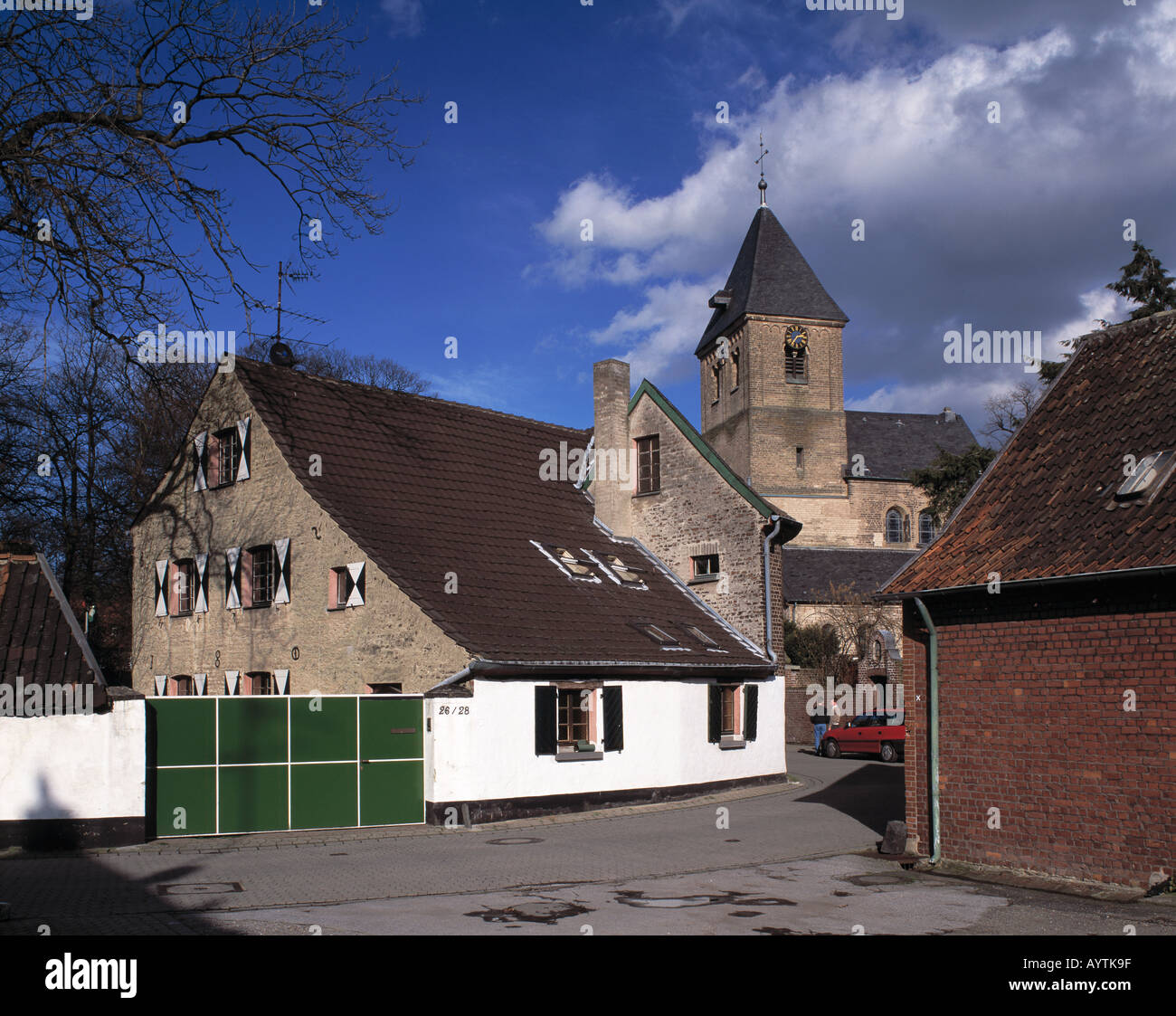 Stadtzentrum von Kalkum mit Kirche Sankt Lambertus, Duesseldorf-Kalkum ...