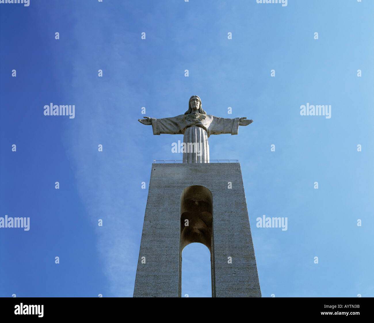 Christus-Statue Cristo Rei in Lissabon Stock Photo - Alamy