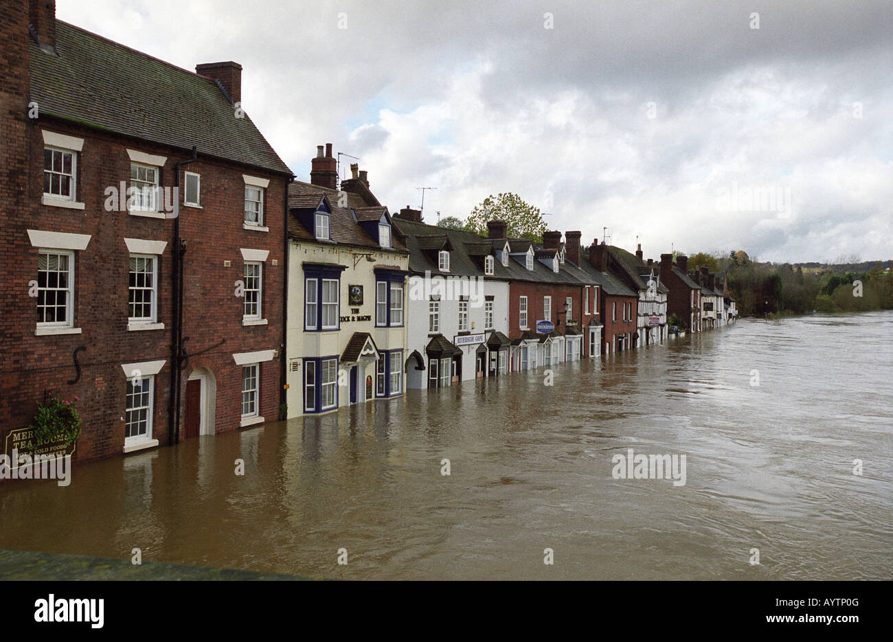 The River Severn in flood at Bewdley in 2000 Stock Photo - Alamy