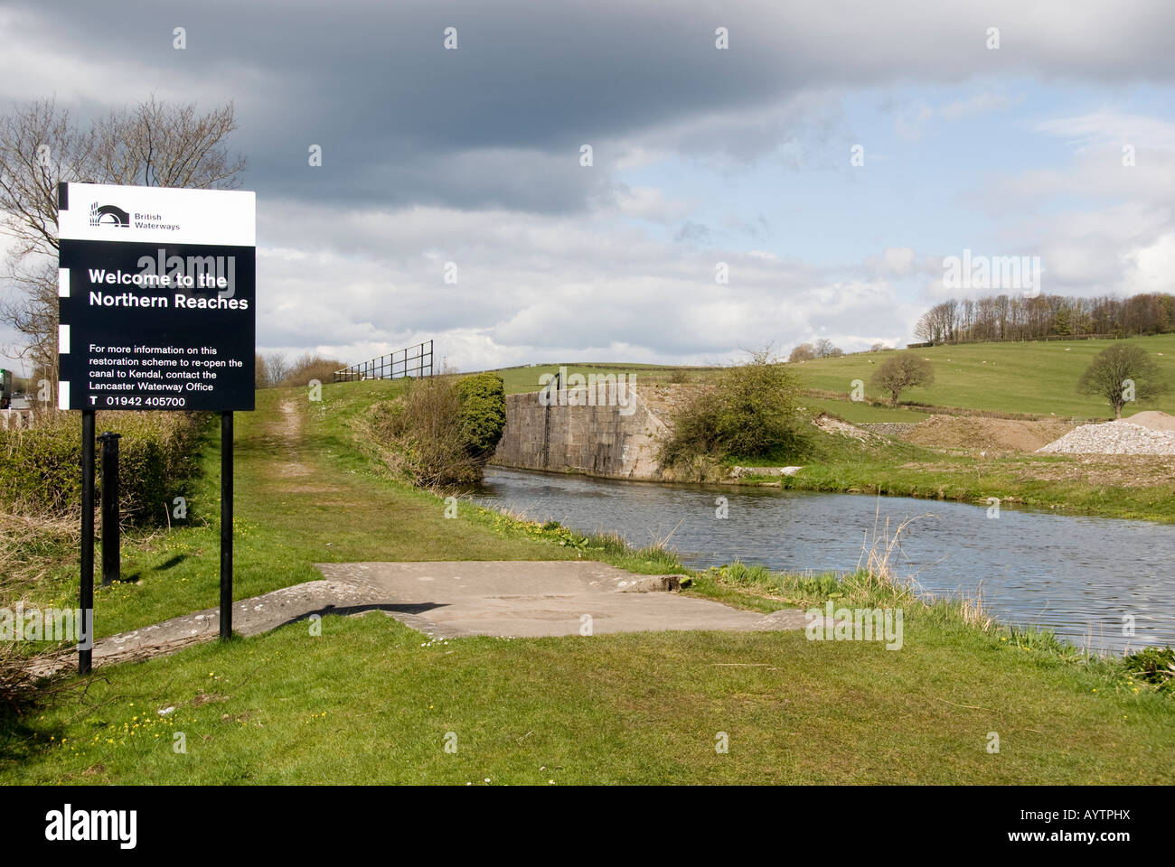disused locks at tewitfield on northern reaches of lancaster canal ...