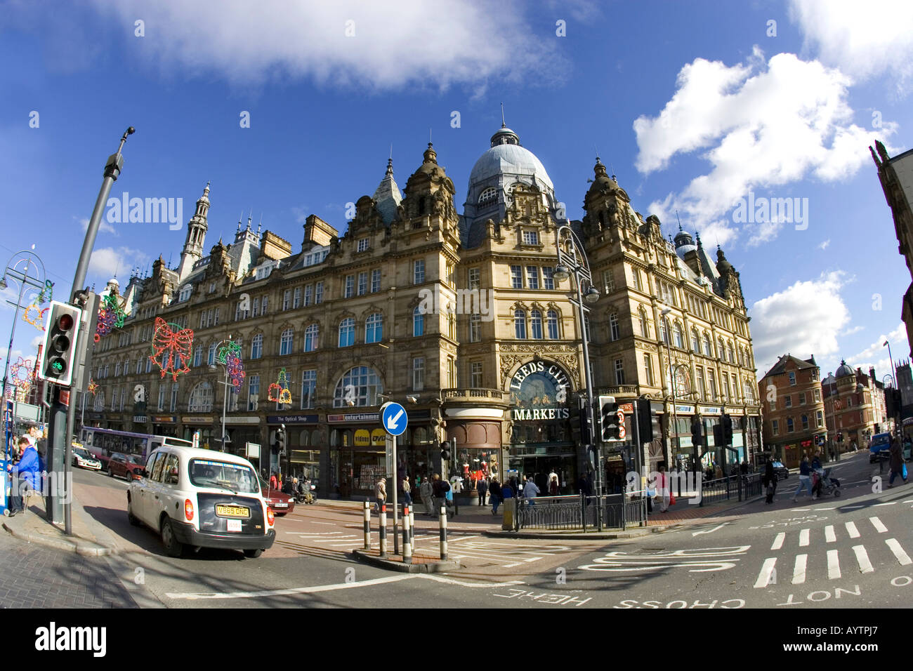 Leeds Urban city scene Stock Photo - Alamy