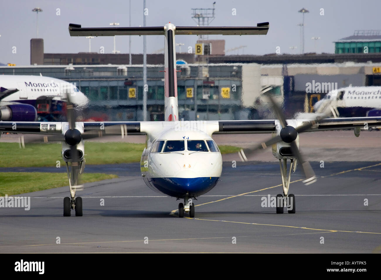 British Airways BA Dash 8 Stock Photo - Alamy