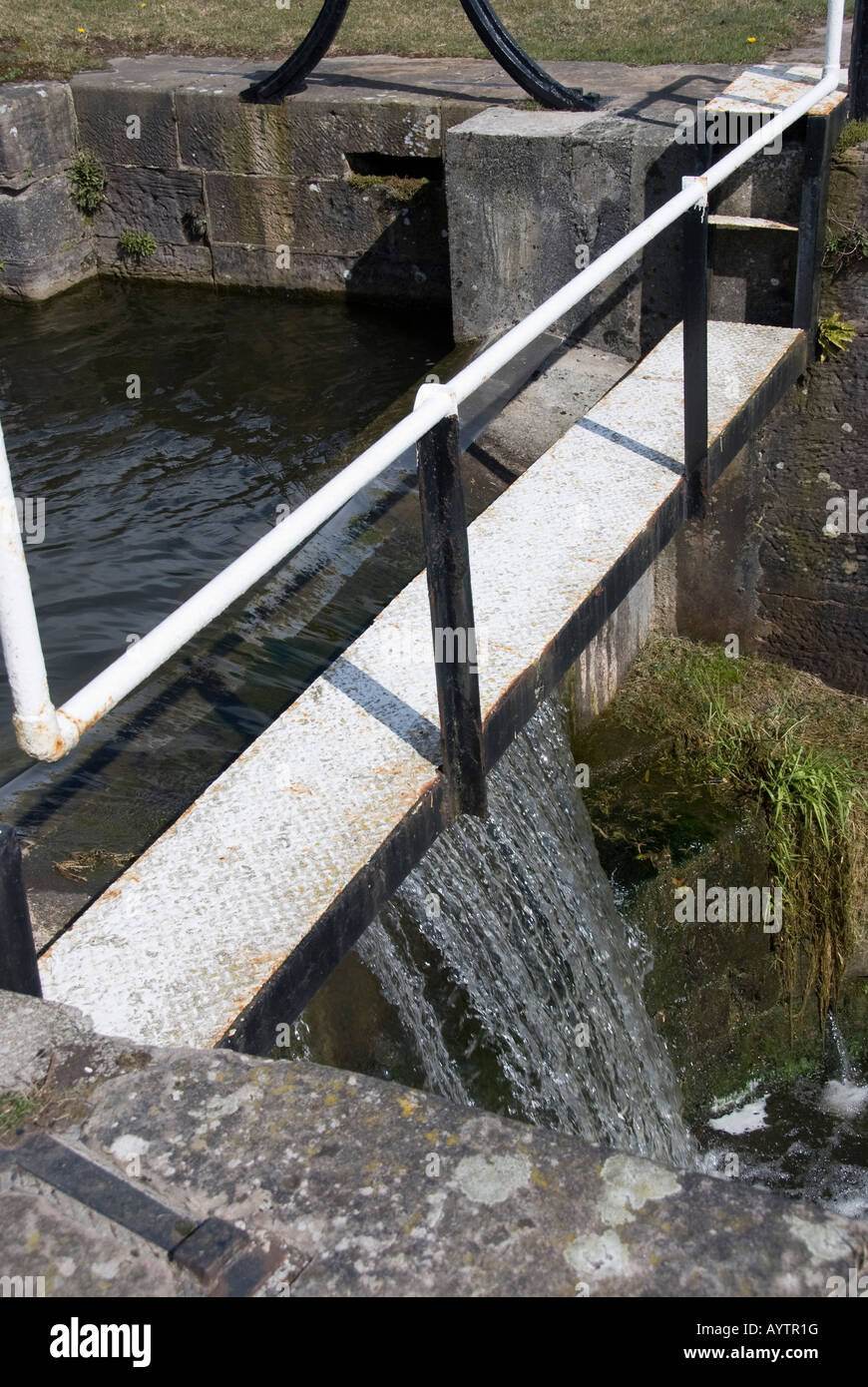 disused locks at tewitfield on northern reaches of lancaster canal ...