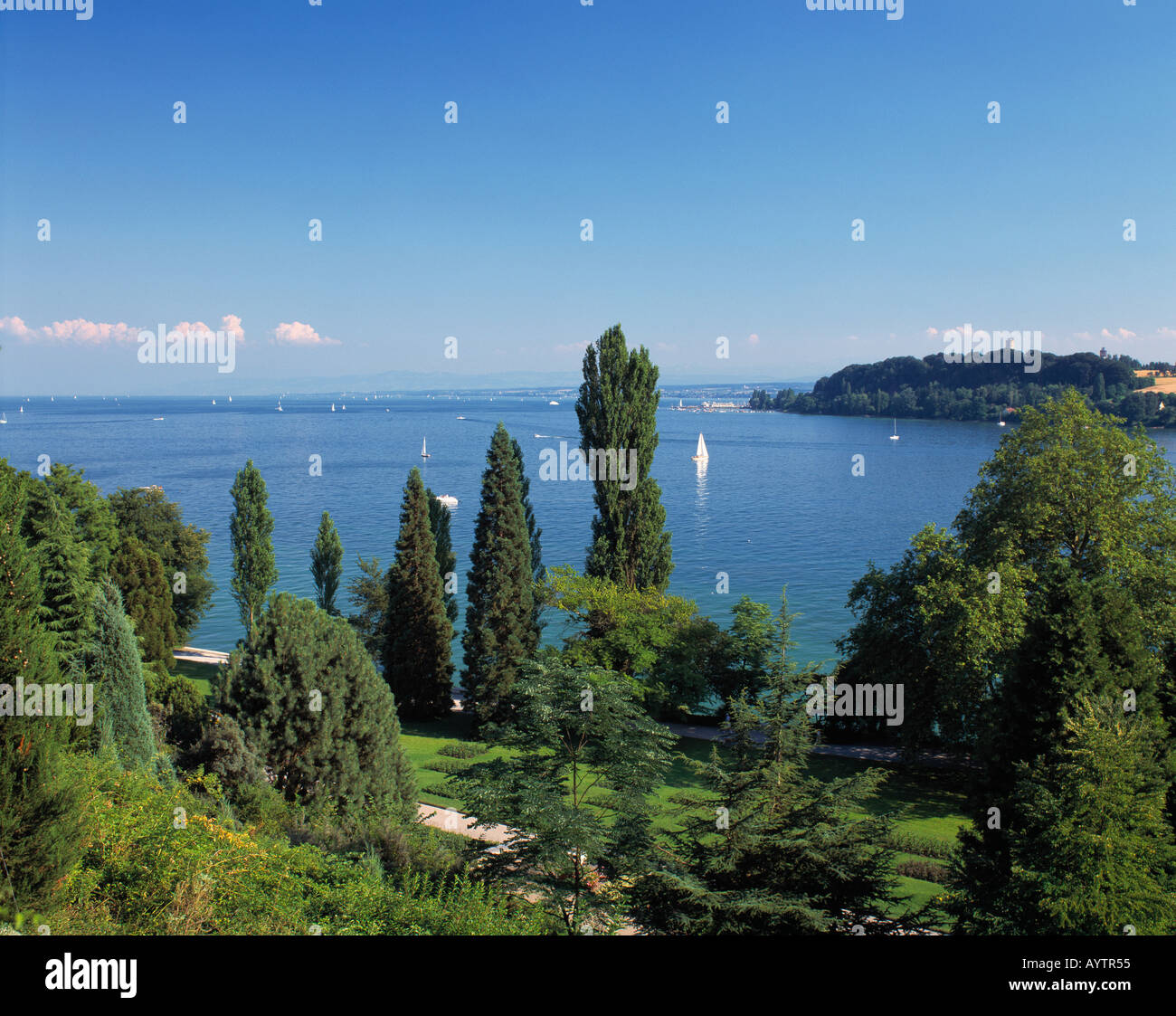 Bodenseelandschaft, Panoramablick ueber den Bodensee, Insel Mainau ...
