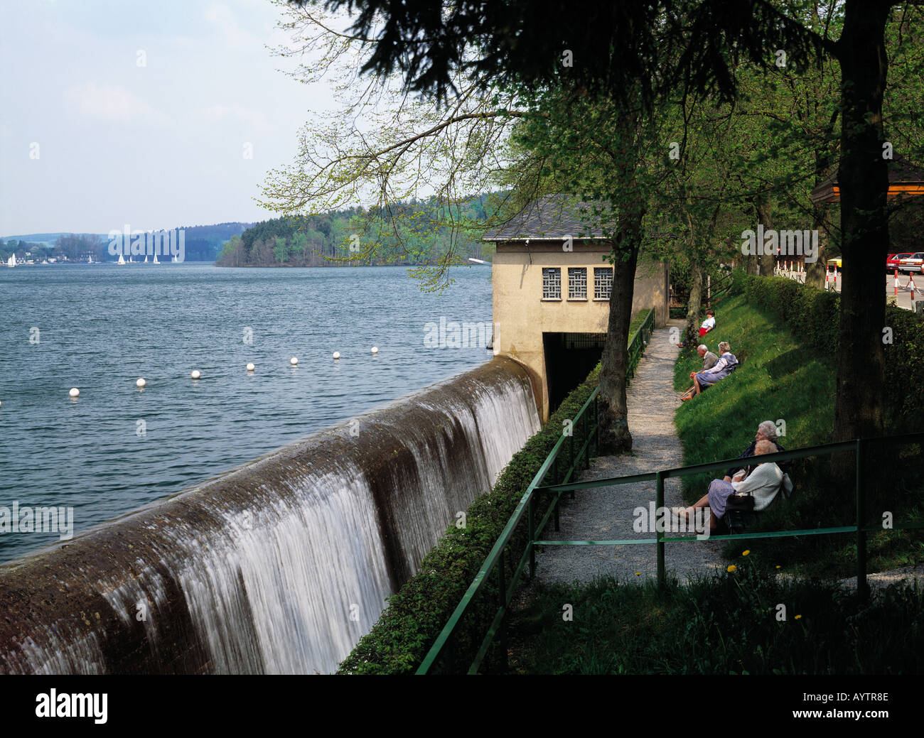 Staumauer der Bevertalsperre in Hueckeswagen, Naturpark Bergisches Land ...