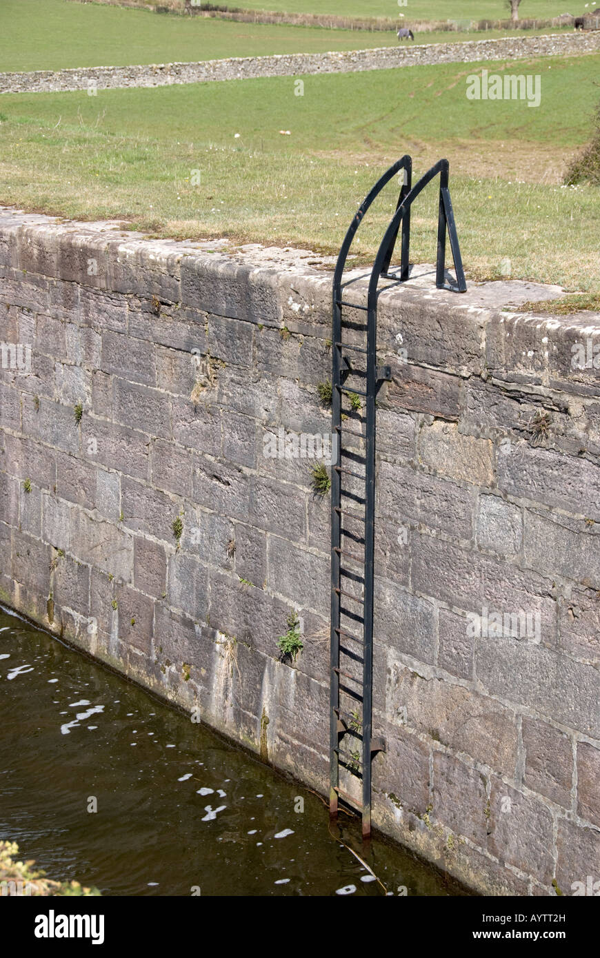 disused locks at tewitfield on northern reaches of lancaster canal ...