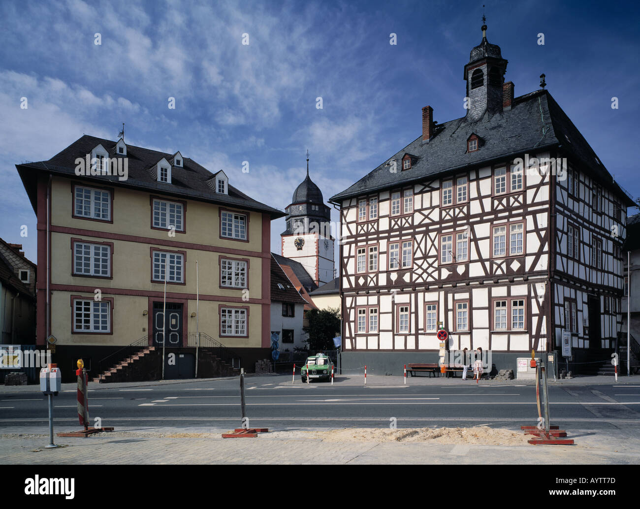 evangelische Stadtkirche und Fachwerkrathaus, Strassenbau, Baustelle ...