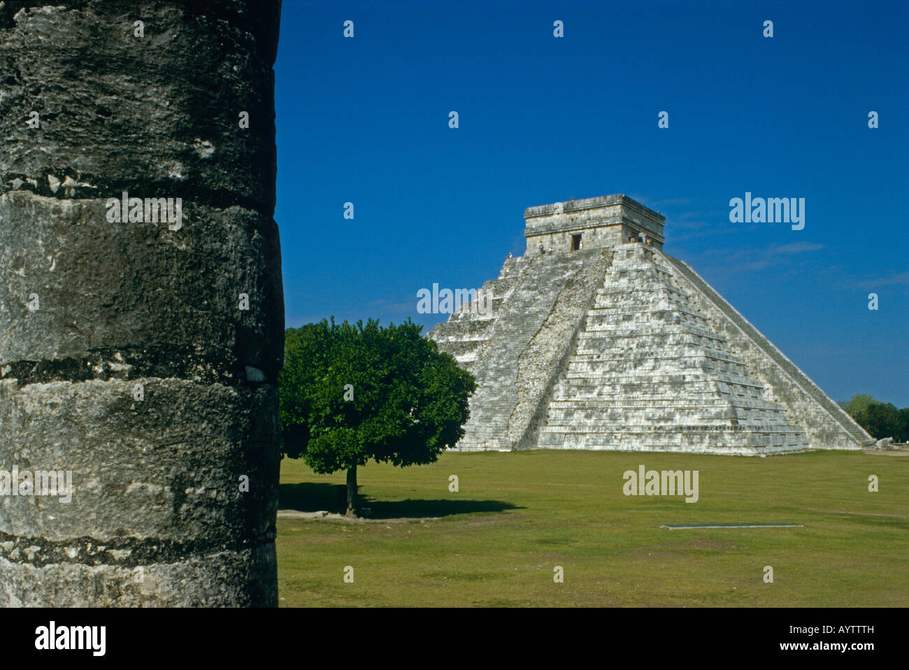 chichen itza pyramid mexico Stock Photo - Alamy