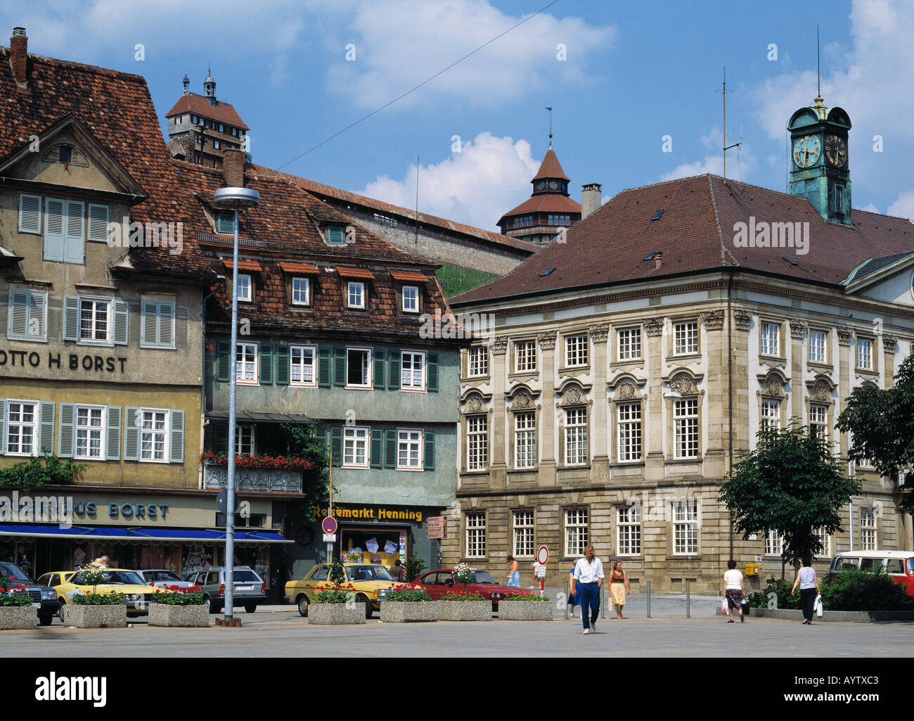 Neues Rathaus und Burg in Esslingen, Neckar, Baden-Wuerttemberg Stock ...