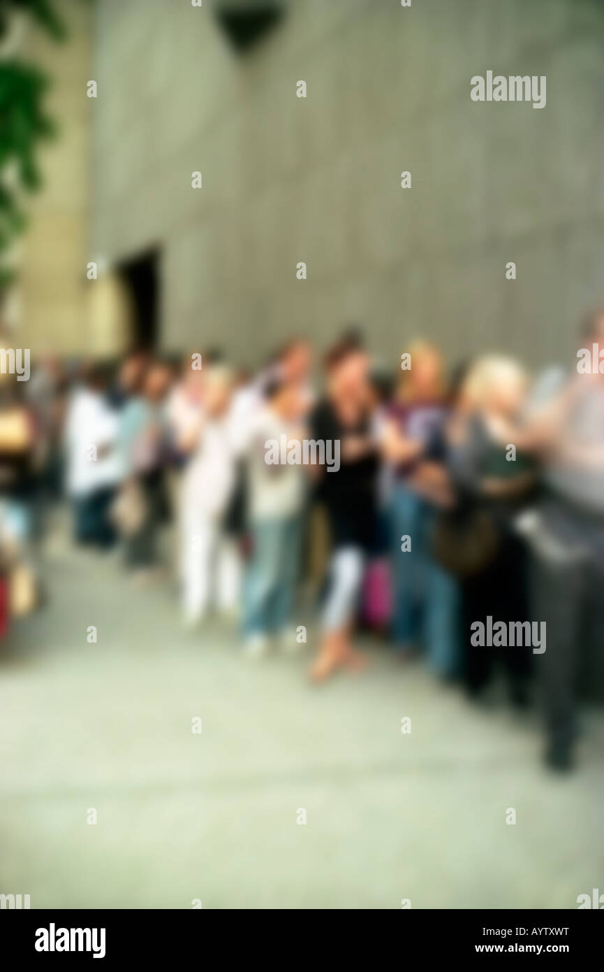 line of people outside museum Stock Photo - Alamy
