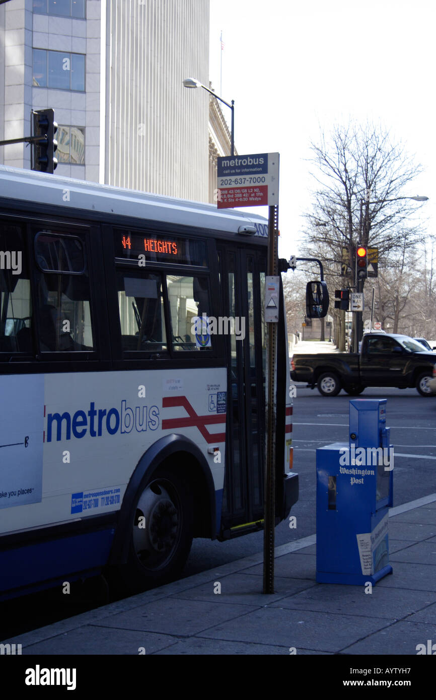 Washington dc city street bus hi-res stock photography and images - Alamy