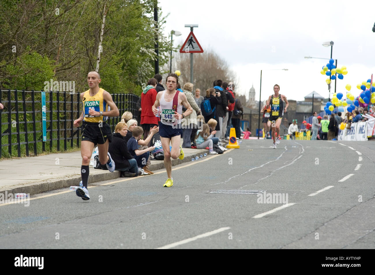 Race london marathon 2008 mudchute hi-res stock photography and images ...
