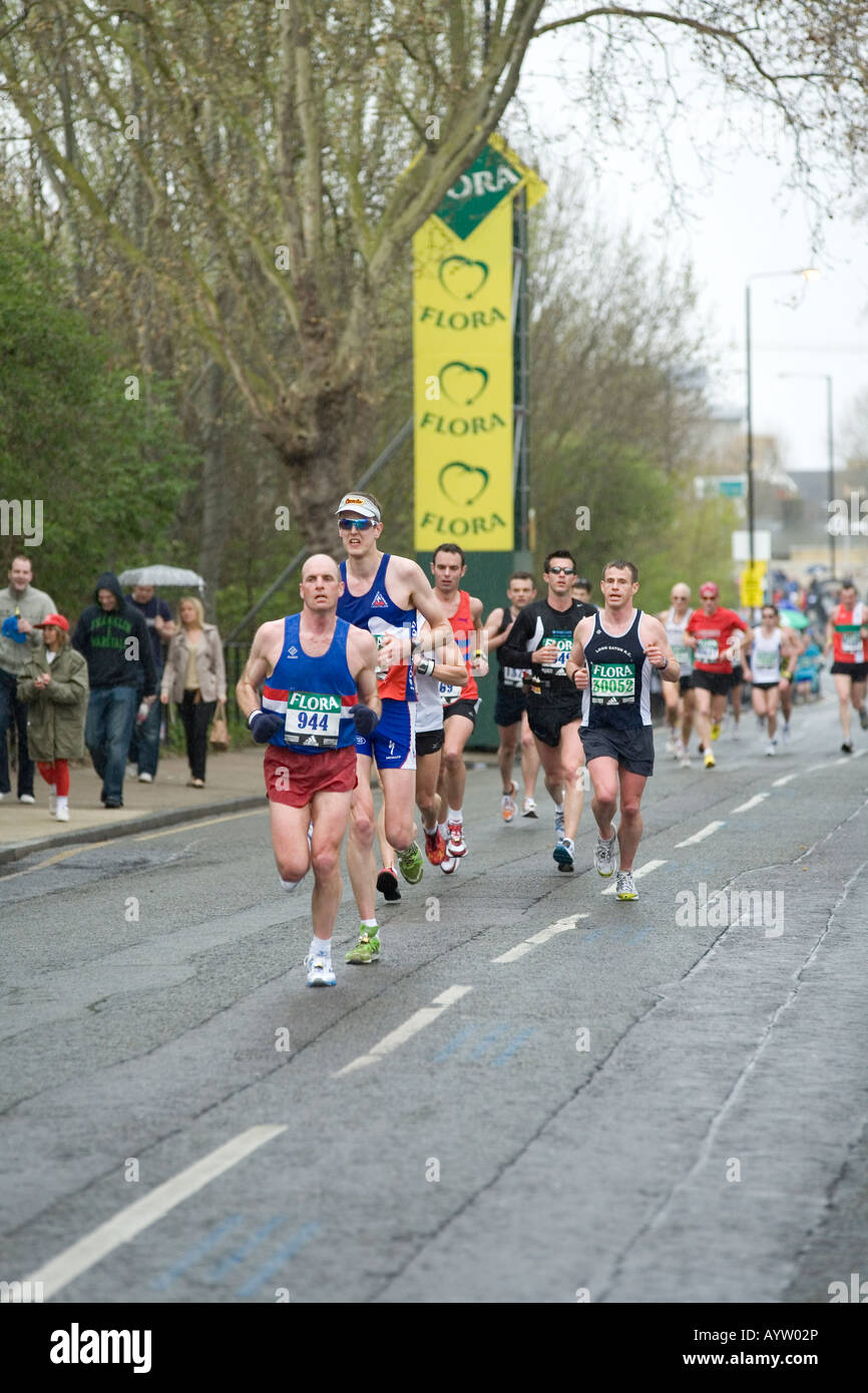 Race london marathon 2008 mudchute hi-res stock photography and images ...