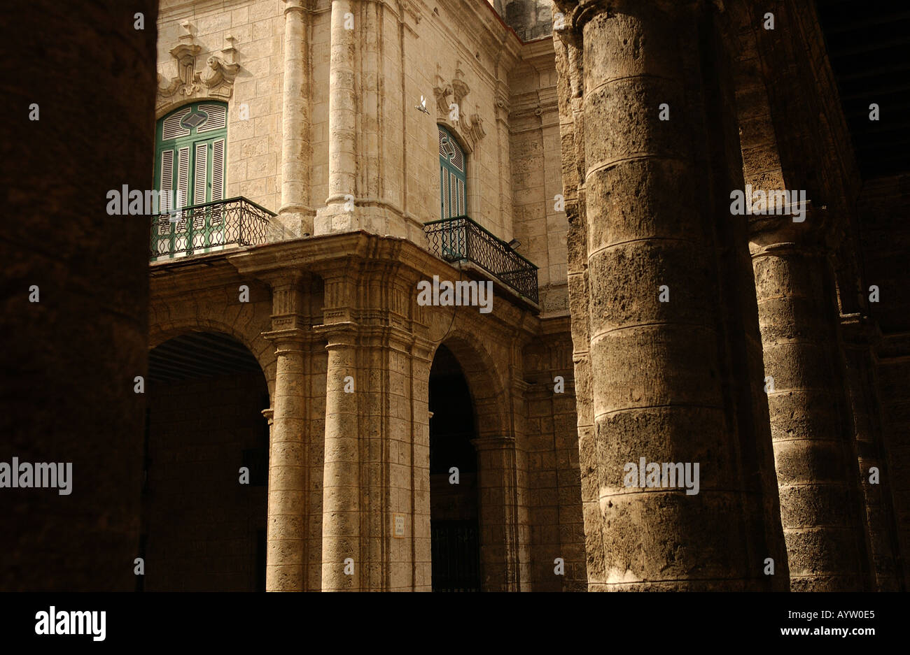 Railing building feature hi-res stock photography and images - Alamy
