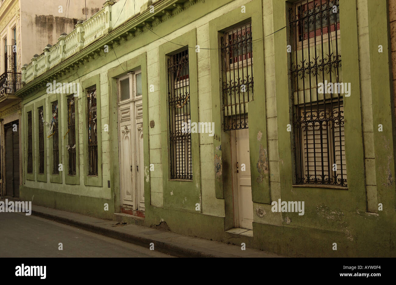 Facade of a building structure Havana Cuba Stock Photo - Alamy