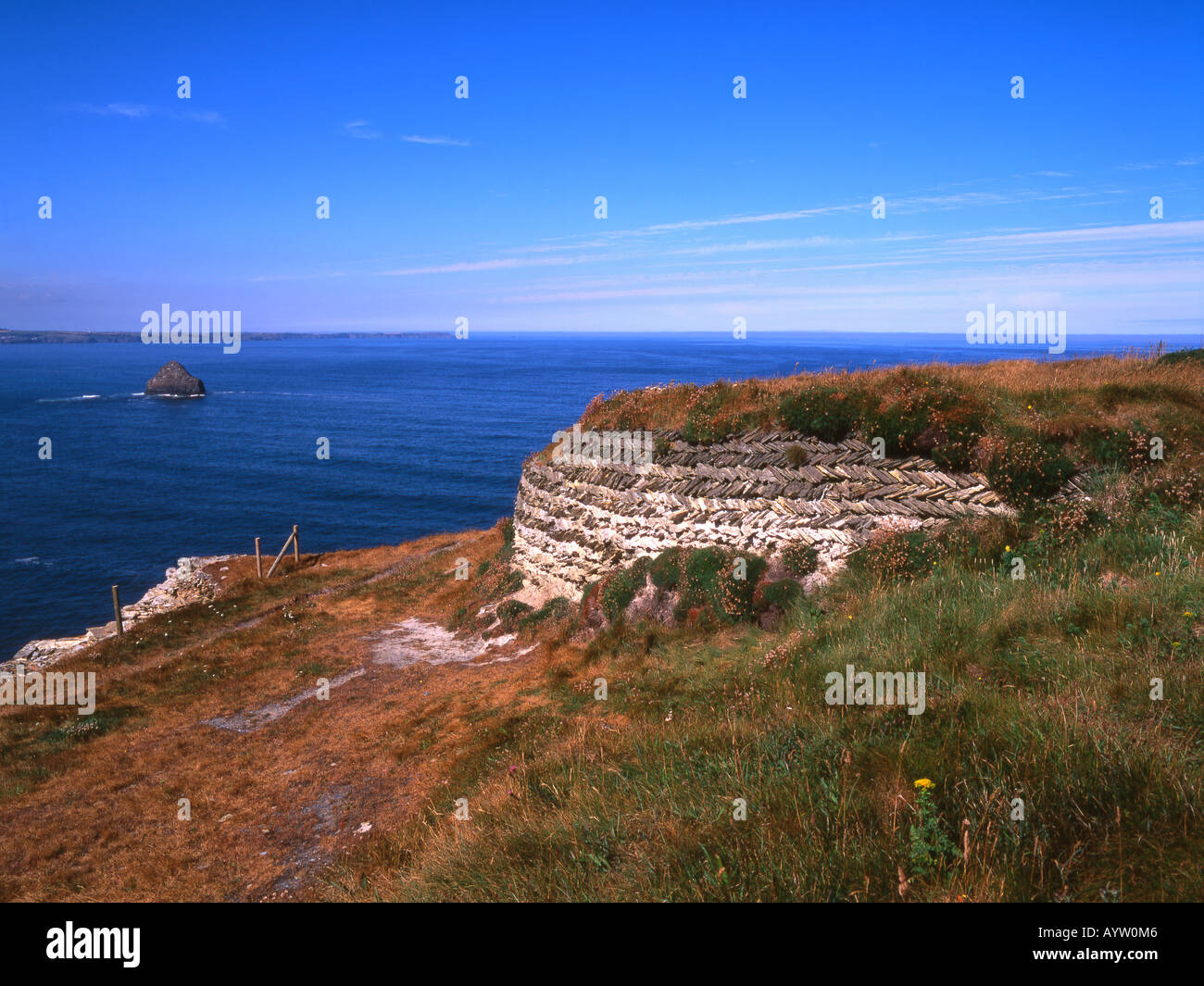 Cornish Jack-n-Jane type retaining wall on the clifftops near Tintagel ...
