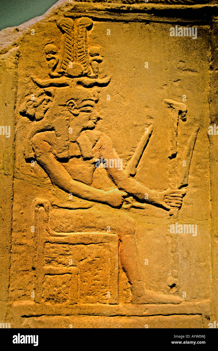 Statue of tutu hi-res stock photography and images - Alamy