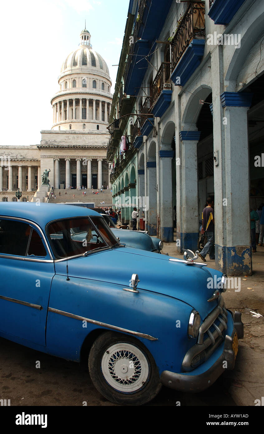 Car side profile building hi-res stock photography and images - Alamy